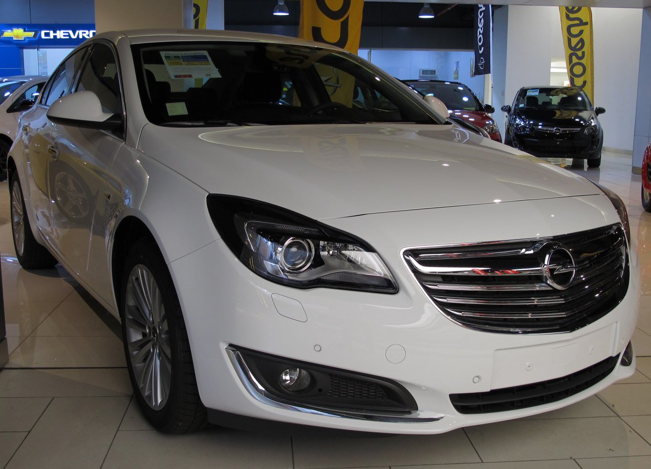 Opel Insignia technical specifications and fuel economy